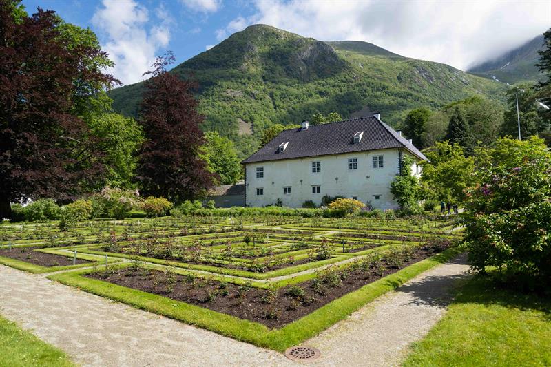 Hardanger | Visit Rosendal: Your Gateway to Natural Beauty