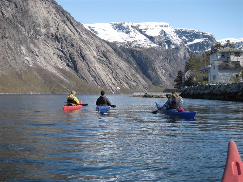 Hardanger | Sea kayaking on the fjord in Eidfjord – Best Adventures