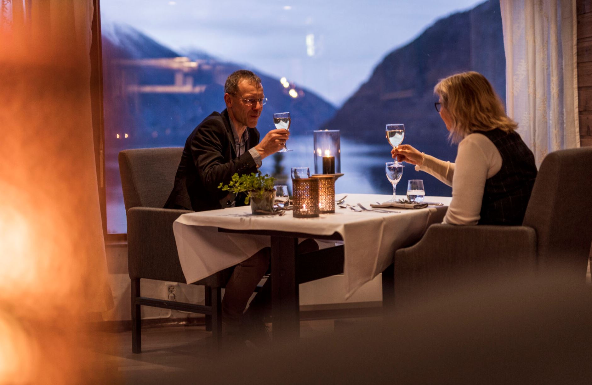 Dragsvik Fjordhotell Restaurant - Fjord Norway